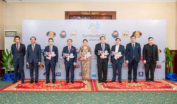 The Signing Ceremony of the Joint Venture Agreement to establish a ...