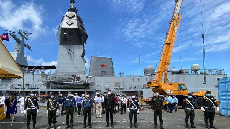 Royal Australian naval ship HMAS Anzac docks in Sihanoukville ...