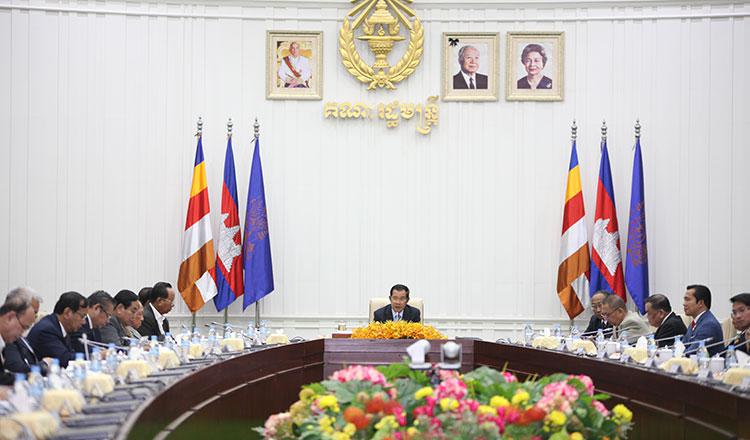 Sign of Shake-up: PM Hun Sen to reshuffle his Cabinet with young blood ...