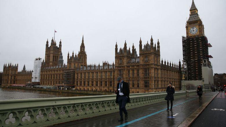 Restoration of ‘Big Ben’ nears finish - Cambodia News Watch