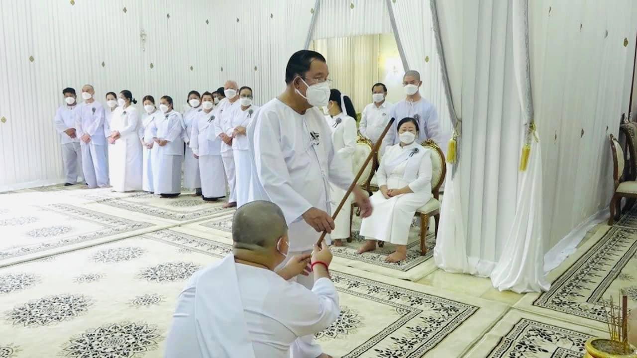 In Pictures: Prime Minister Hun Sen pays respects to brother Hun Neng ...