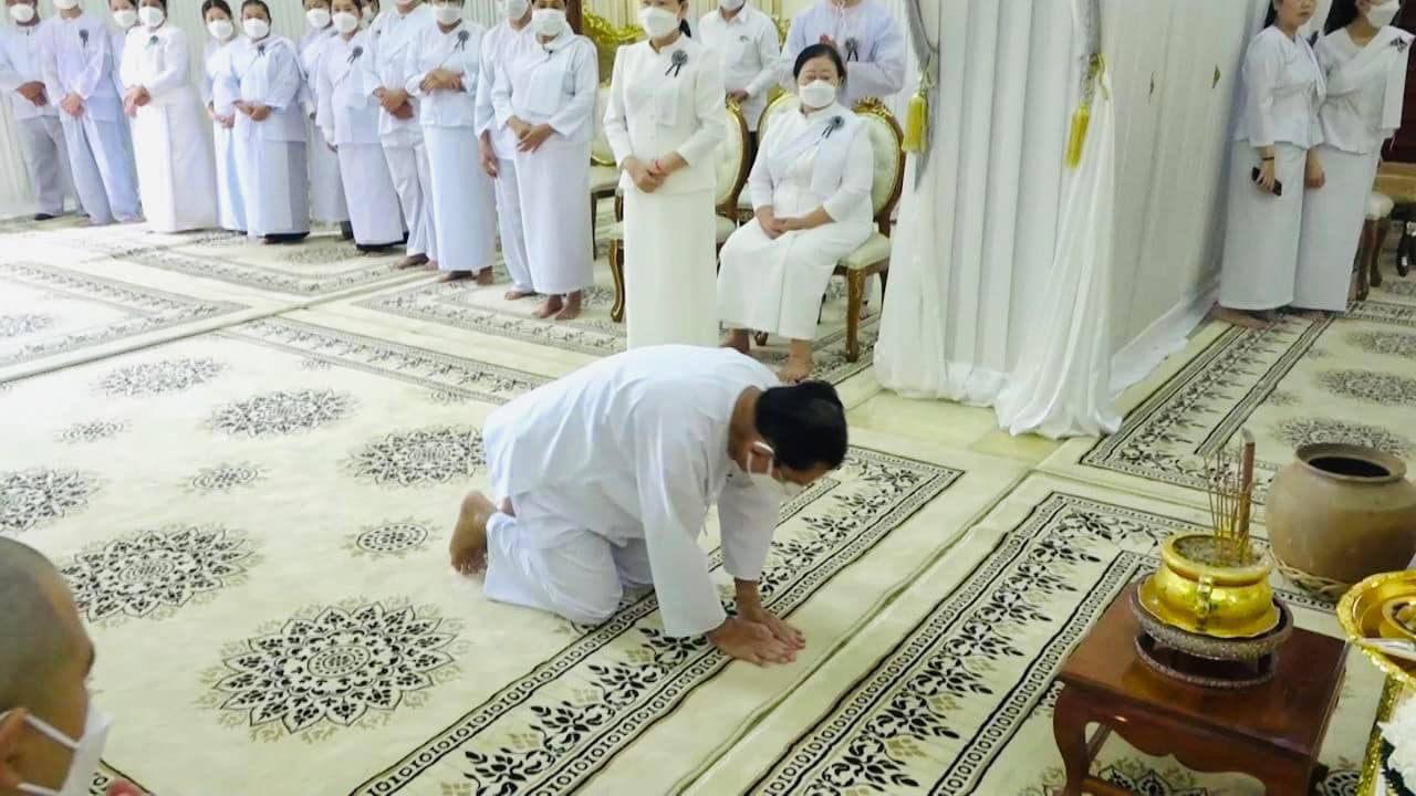 In Pictures: Prime Minister Hun Sen pays respects to brother Hun Neng ...