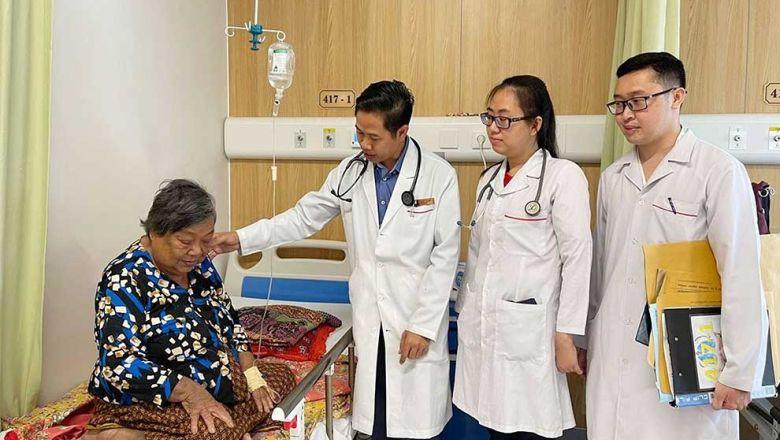 Volunteer doctors played ‘significant’ role curbing Covid - Cambodia ...