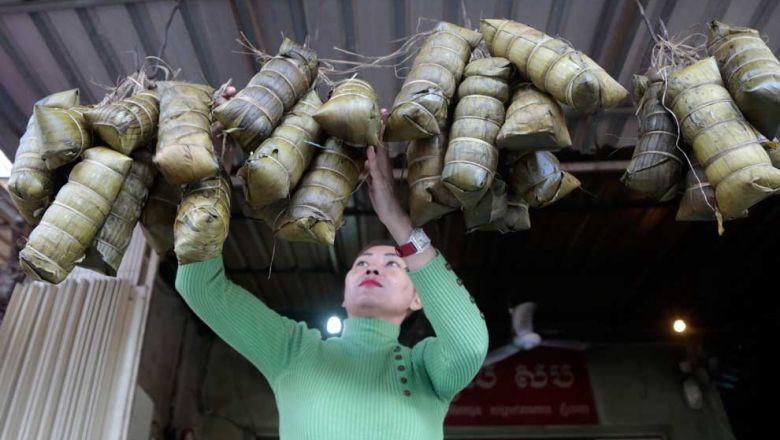 UYFC holding "Let's All Go Wrap Num Ansom" ahead of Pchum Ben ...